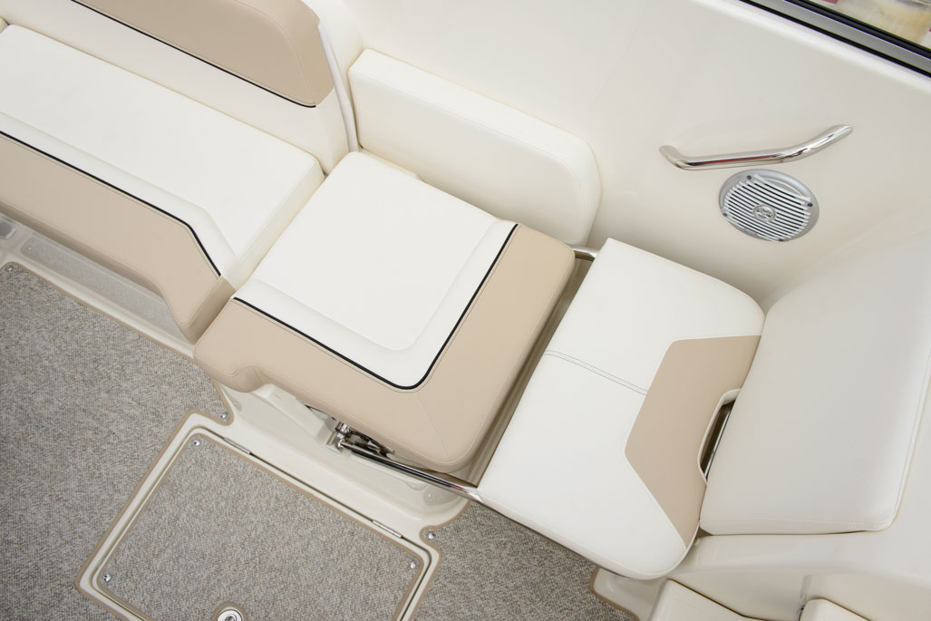 Bayliner 742R Cuddy med MerCruiser sterndrive | Fynbo Marine