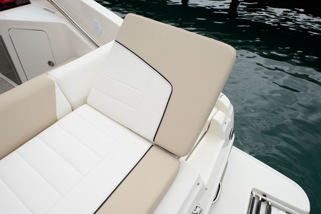 Bayliner 742R Cuddy med MerCruiser sterndrive | Tempo Baade ApS