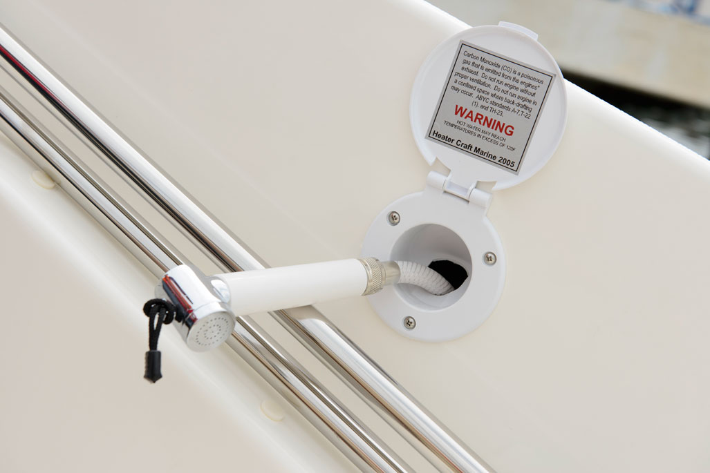 Bayliner 742R Cuddy med MerCruiser sterndrive | Fynbo Marine
