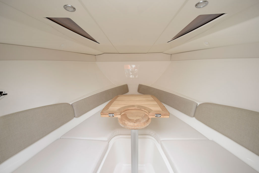 Bayliner 742R Cuddy med MerCruiser sterndrive | Fynbo Marine