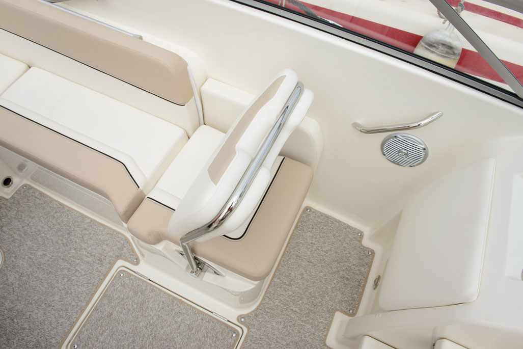 Bayliner 742R Cuddy med MerCruiser sterndrive | Fynbo Marine