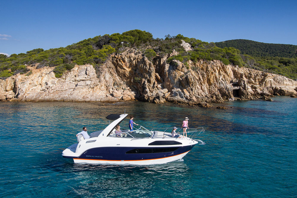 Bayliner Ciera 8 med Mercruiser sterndrive | Fynbo Marine